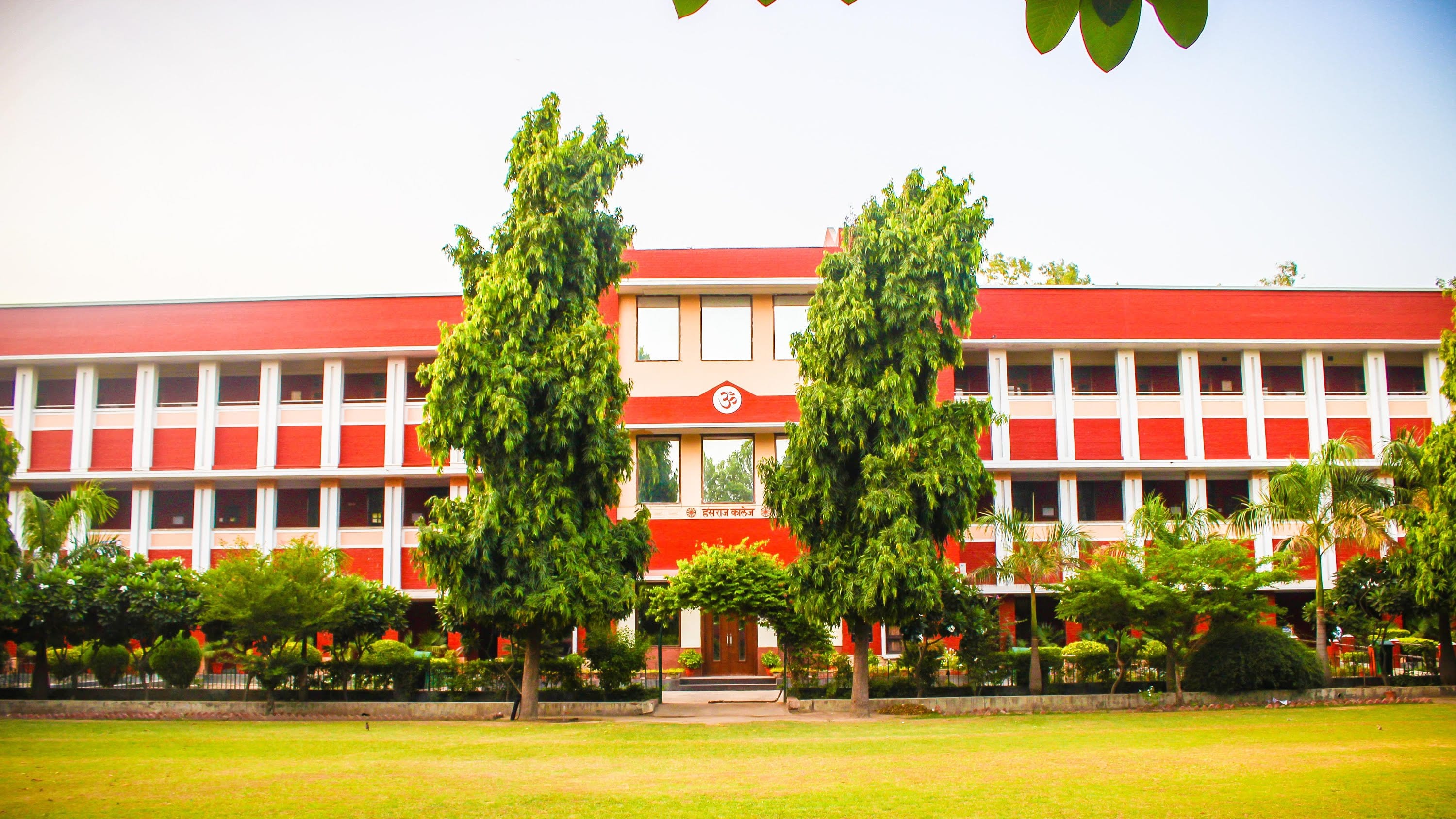 Hansaraj College of University of Delhi (DU) is hiring Assistant ...