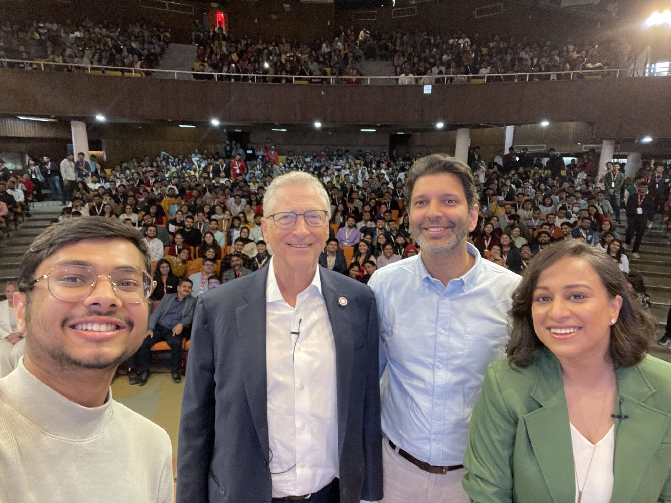 Bill Gates Inspires IIT Delhi Students, Encourages Them to Apply Their ...